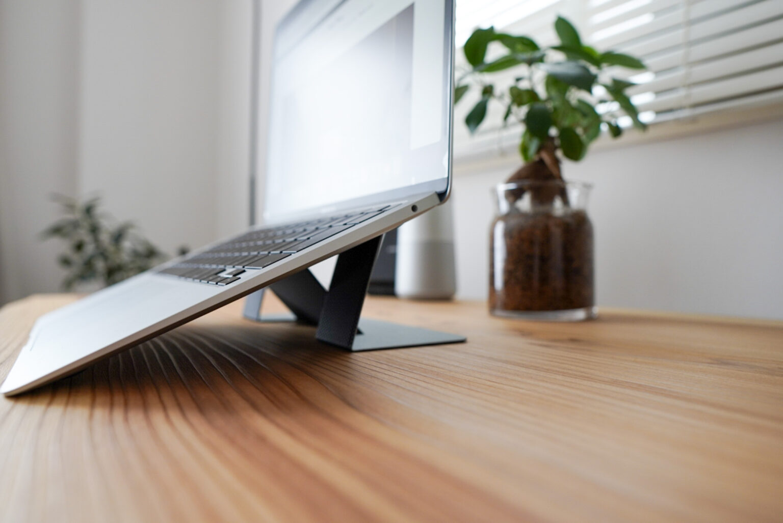 【レビュー】MOFT PCスタンドのある暮らし【使い方】 | FURUTIMES（フルタイムズ）