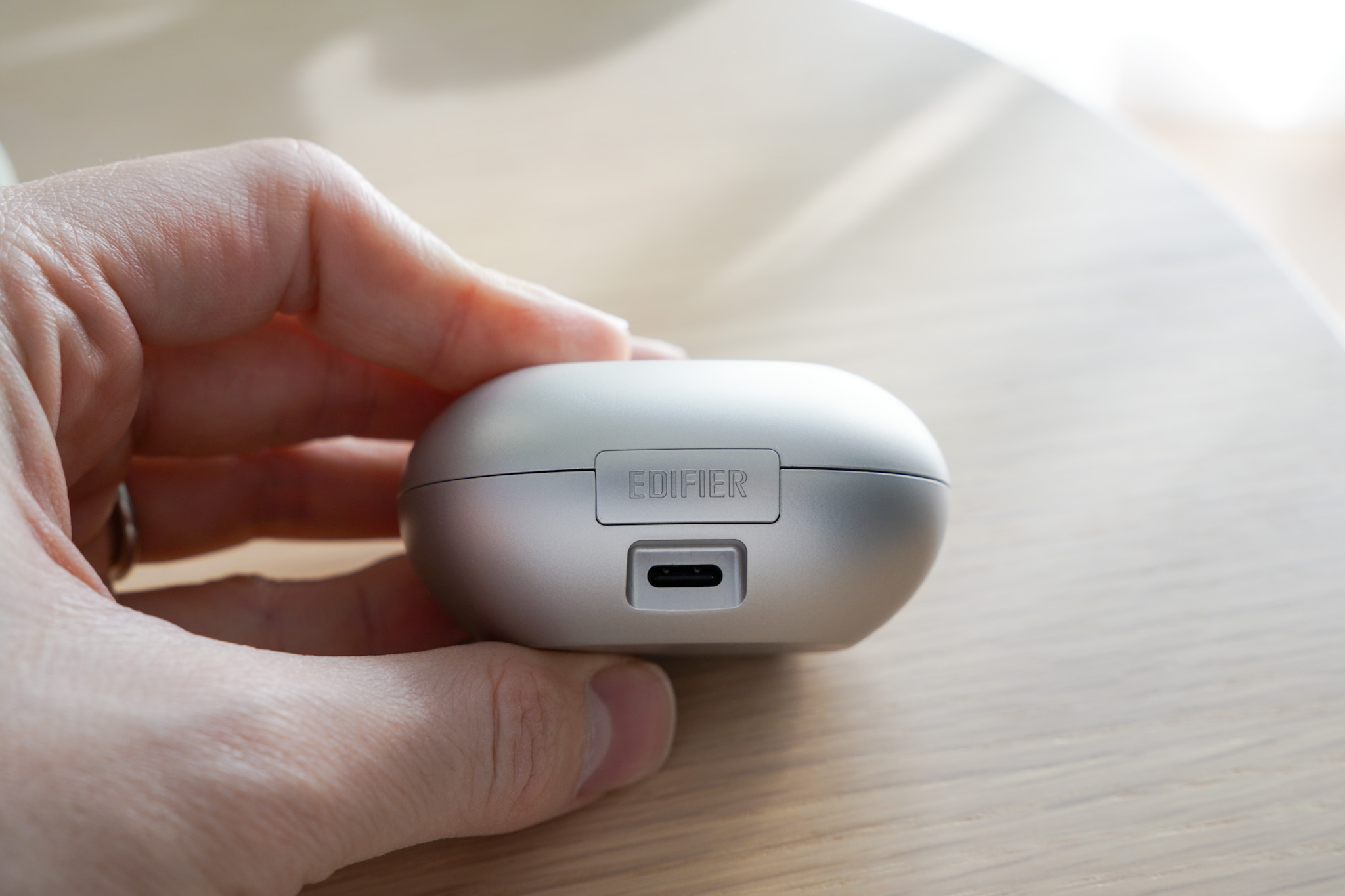 音質、デザイン文句なし！コスパ抜群のワイヤレスイヤホン「EDIFIER Neobuds Plus」レビュー | FURUTIMES（フルタイムズ）